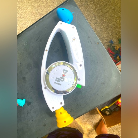 Toys | Hasbro Bop It 208 Pull Spin Twist Electronic Handheld Game Toy ...